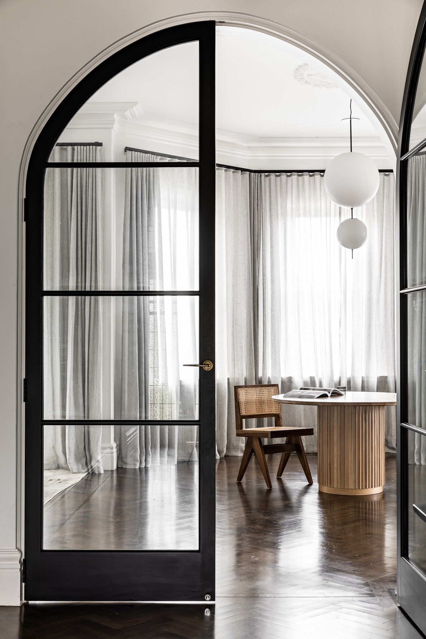 Underline Table Single – Only 20 Editions | HEGI Design House – Hegi ...